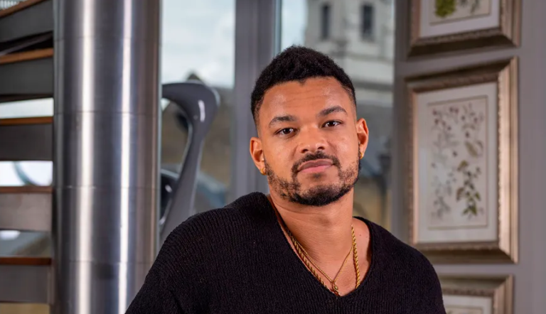 Steven Bartlett's New Podcast Is Hosted By His AI Clone